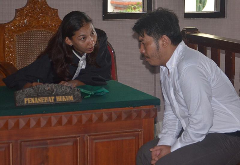 Kantongi Ganja dan Ekstasi, Badra Teracam 12 Tahun Penjara | Bali Tribune